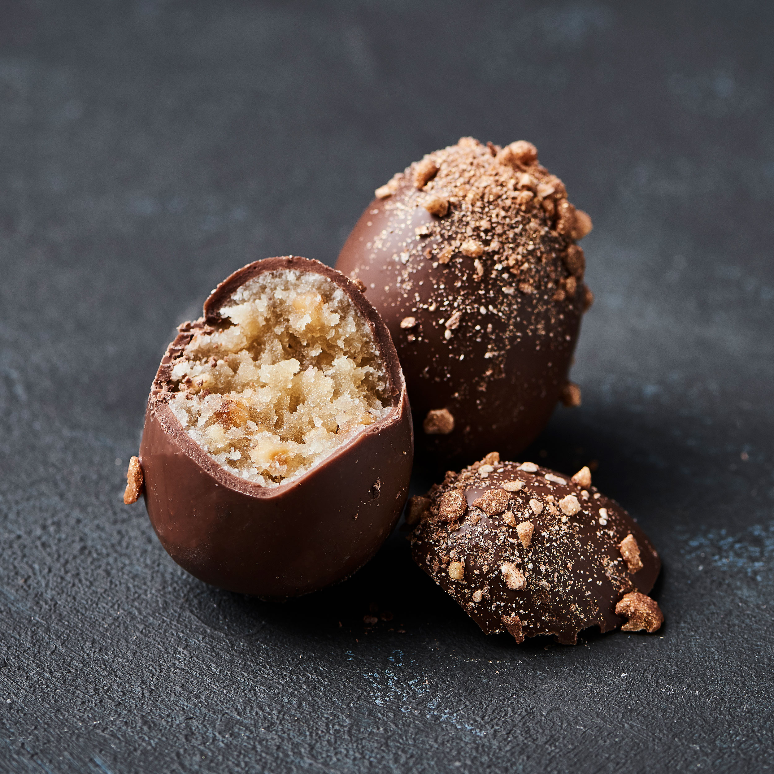 Marcipanæg med nødde og Bailey smag | Odense Marcipan